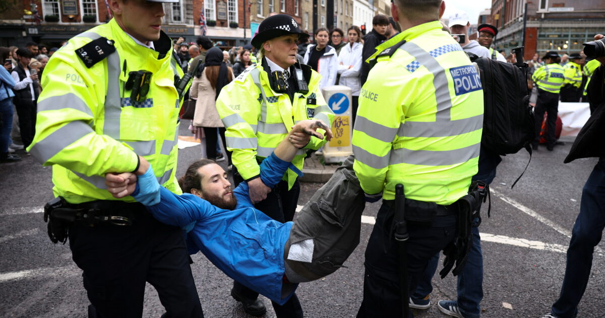 Flat SUV Tyres and Soupy Van Goghs: 2022 Was a Vintage Year for Climate ...