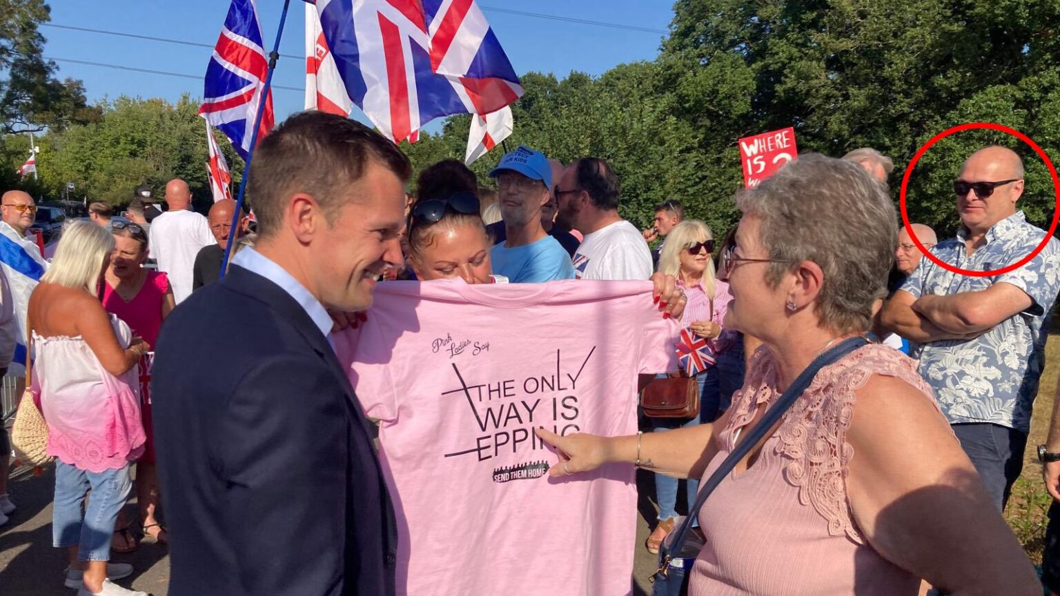 Robert Jenrick Pictured With Neo-Nazi Leader at Anti-Migrant Protest ...